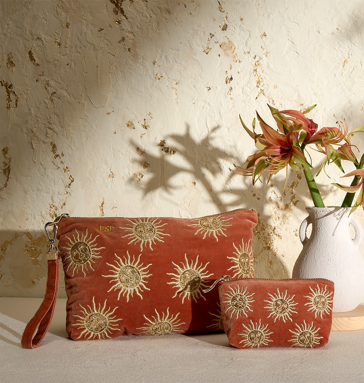 Sun Goddess – Elizabeth Scarlett