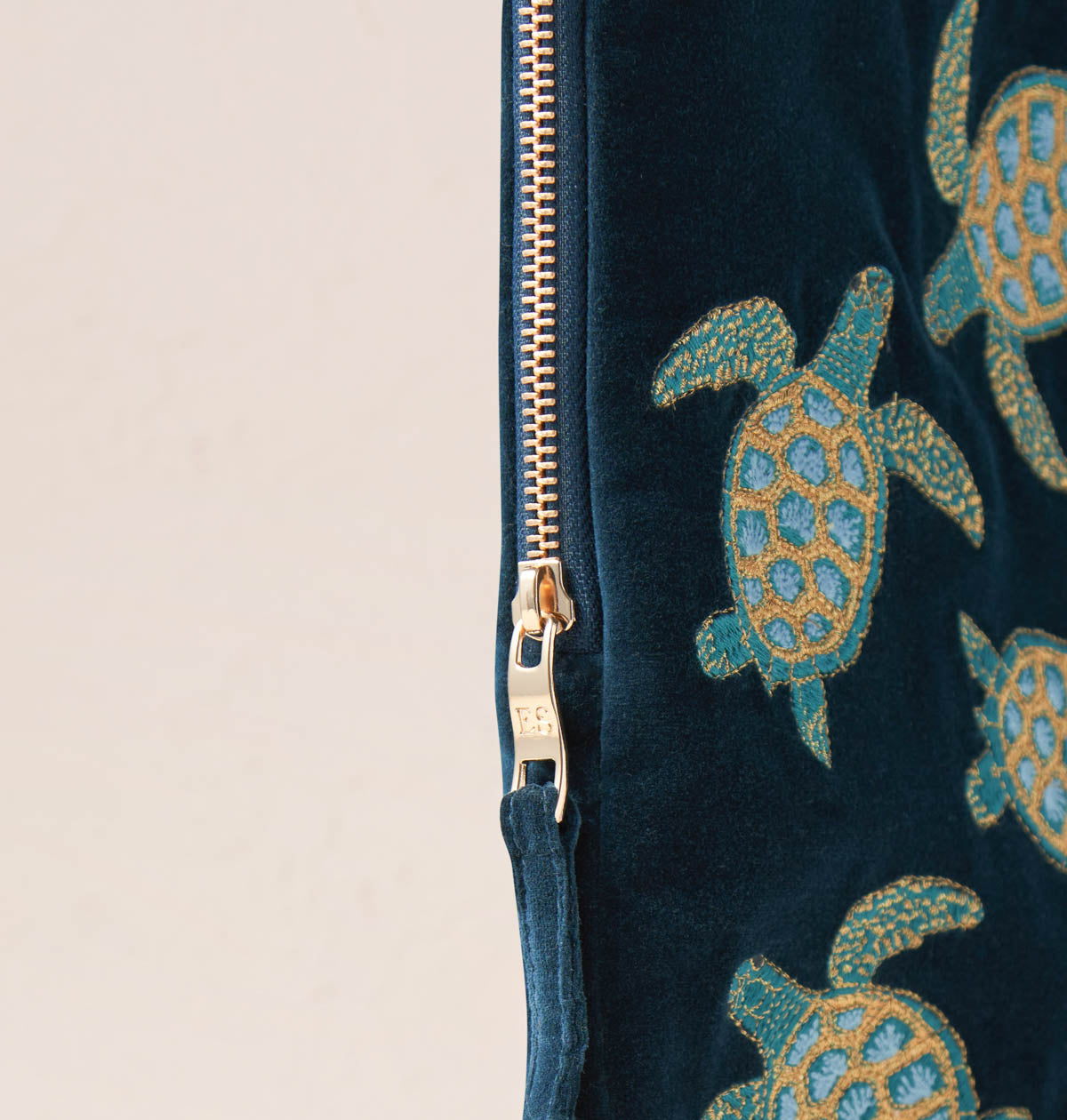 Turtle Conservation Laptop Case Large